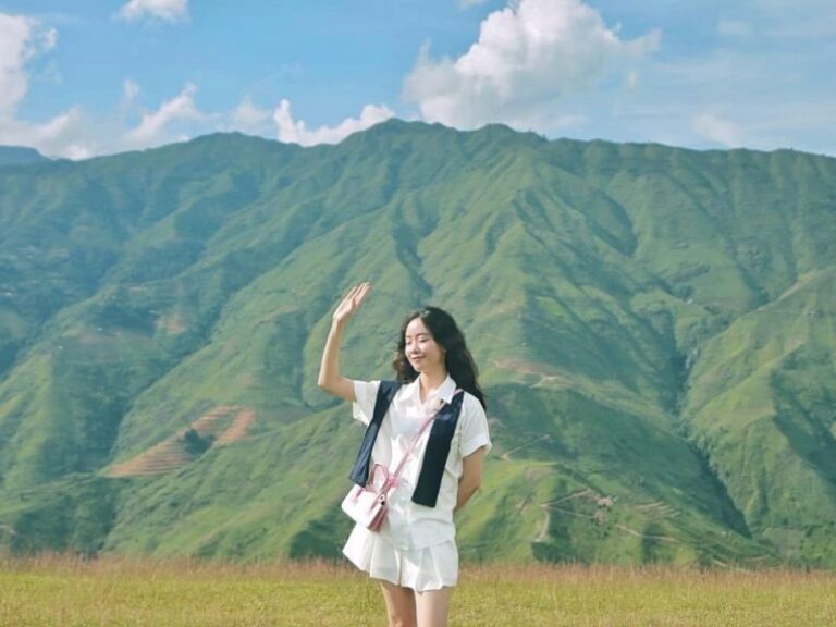 Tà Xùa: Cẩm Nang Du Lịch "Thiên Đường Mây" Từ A-Z